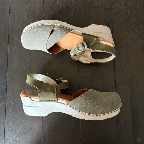 Dansko | Shoes | Dansko Olive Green Womens Wedge Mary Jane Sandals Size ...
